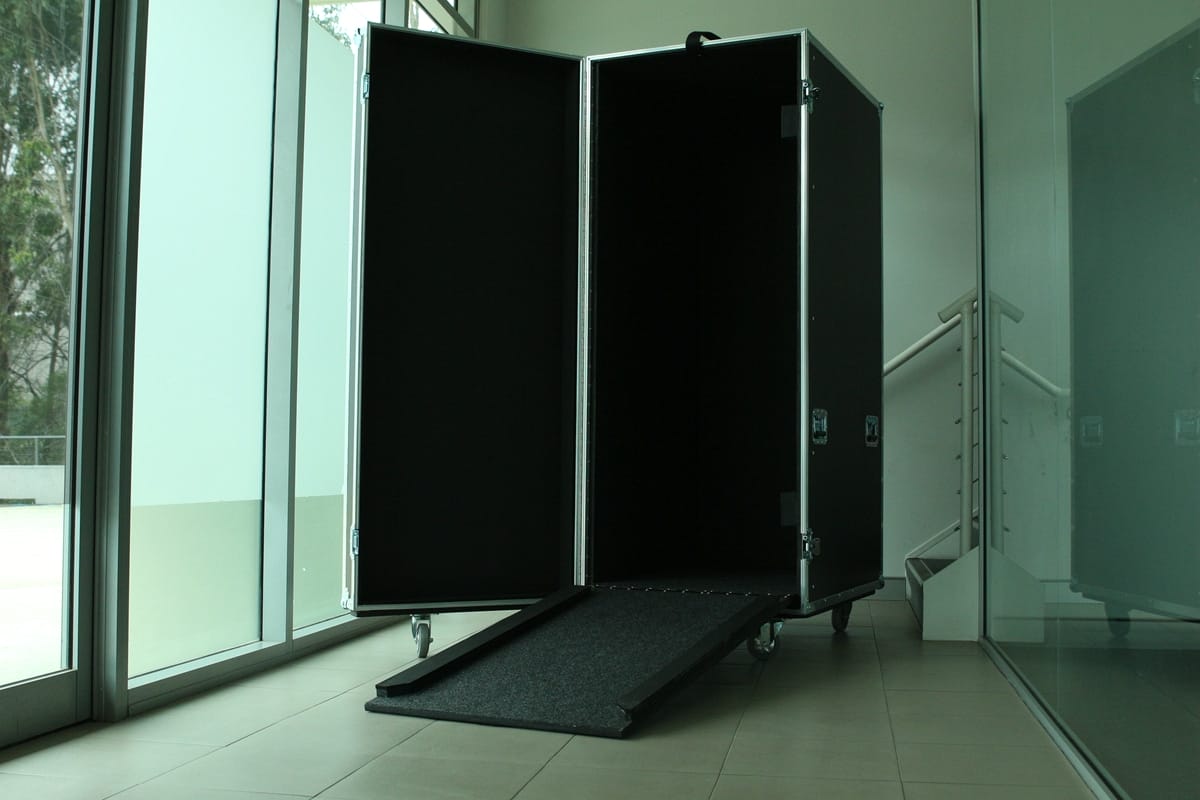 Road Case With Built In Ramp For Mobile Coffee Machine Display Unit